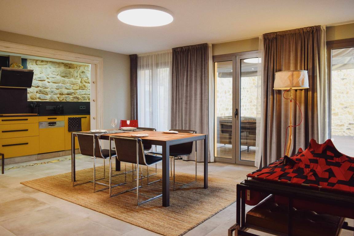 145 M² Apartment ∙ 1 Bedroom ∙ 2 Guests - Banyoles
