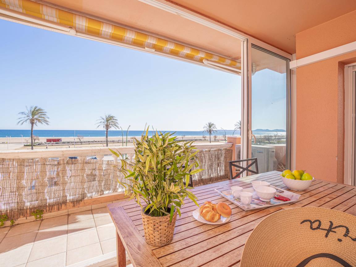 80 M² Apartamento ∙ 3 Quartos ∙ 6 Hóspedes - Empuriabrava