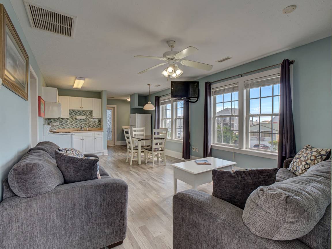 Condo ∙ 2 Bedrooms ∙ 6 Guests - Surf City, NC