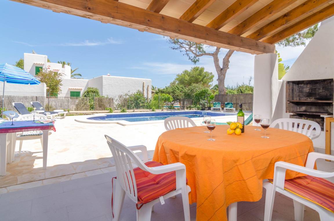 200 M² Villa ∙ 3 Bedrooms ∙ 6 Guests - Cala d'Or