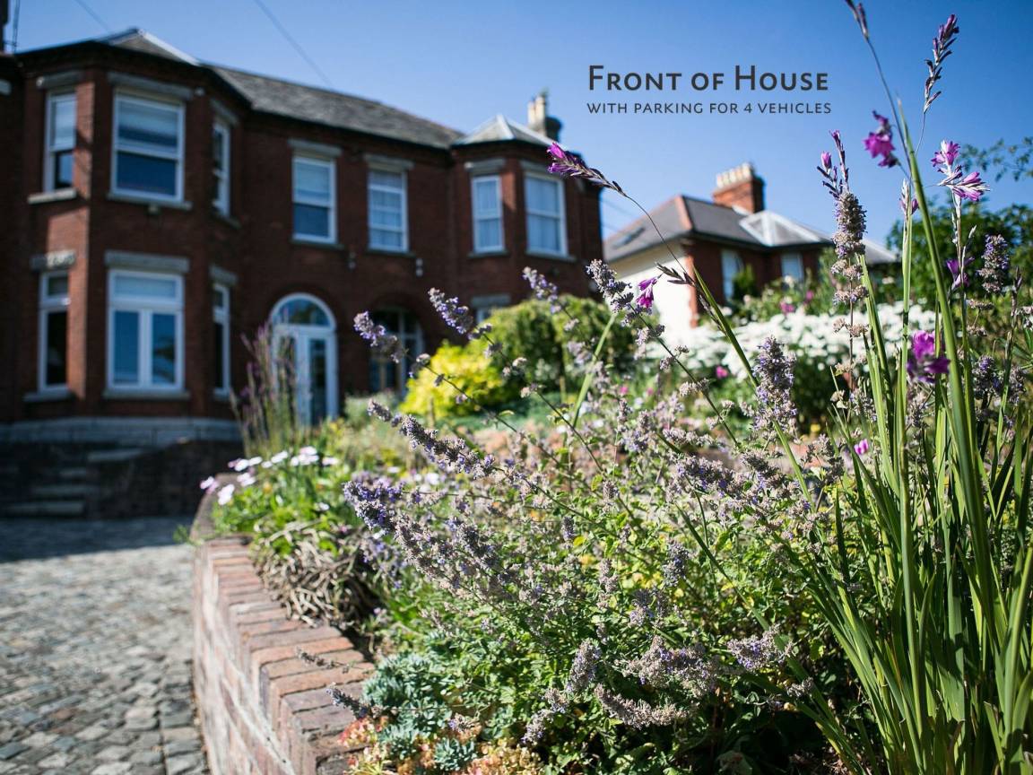 232 M² Talo ∙ 6 Makuuhuonetta ∙ 15 Vierasta - Swords