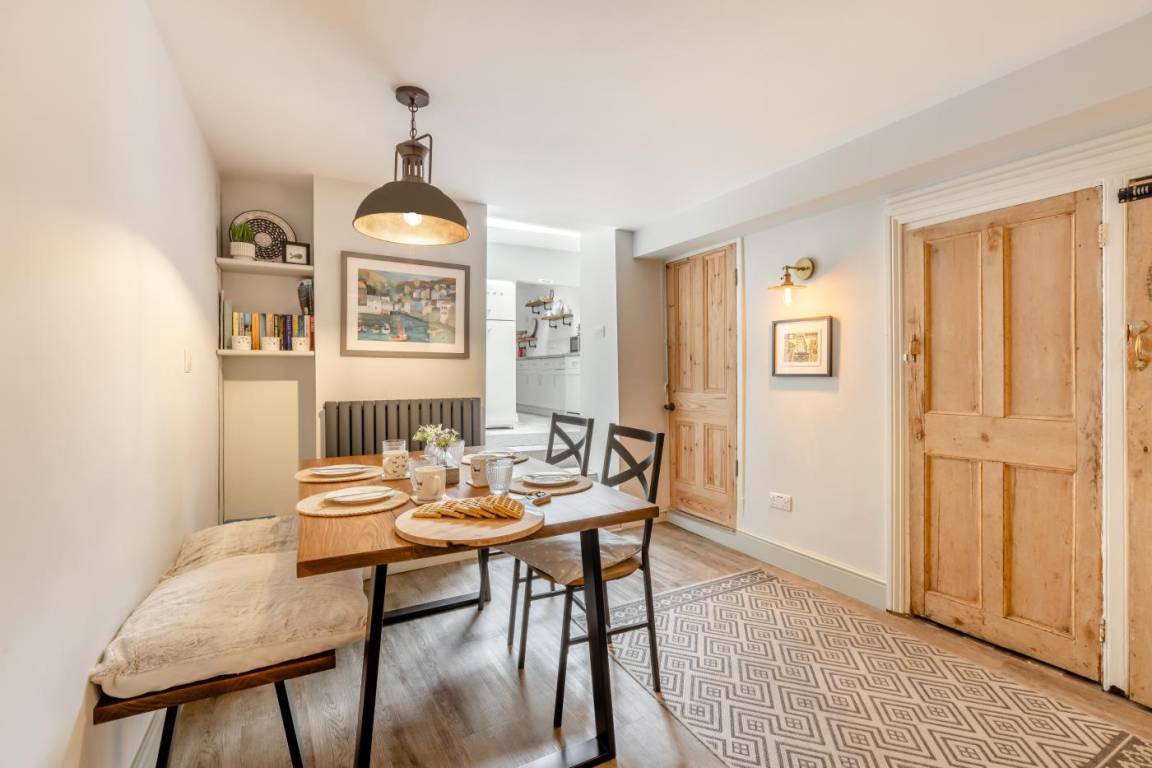 Cottage ∙ 2 Bedrooms ∙ 4 Guests - Appledore