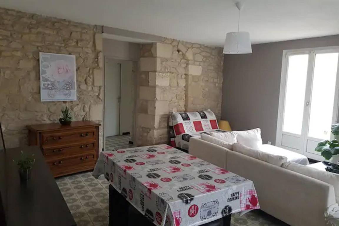 75 M² Lägenhet ∙ 2 Sovrum ∙ 6 Gäster - Poitiers