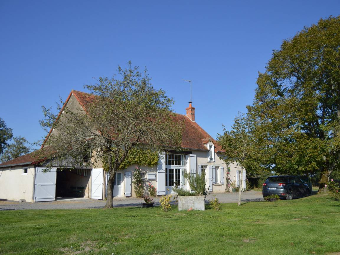 119 M² Cottage ∙ 3 Chambres ∙ 6 Personnes - La Châtre