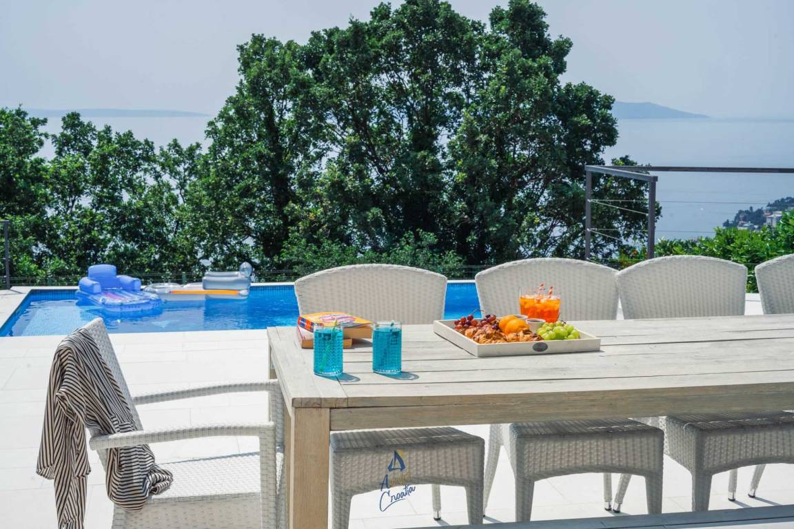 388 M² Villa ∙ 5 Bedrooms ∙ 10 Guests - Opatija