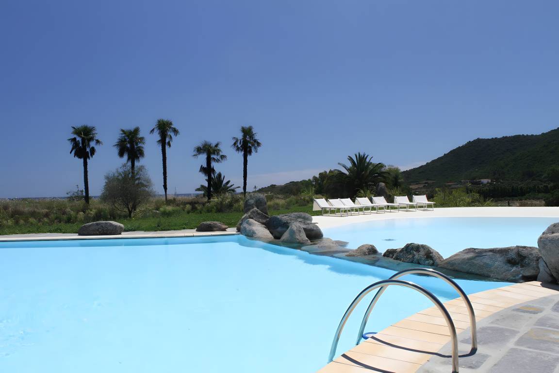 135 M² Villa ∙ 3 Habitaciones ∙ 7 Huéspedes - Villasimius