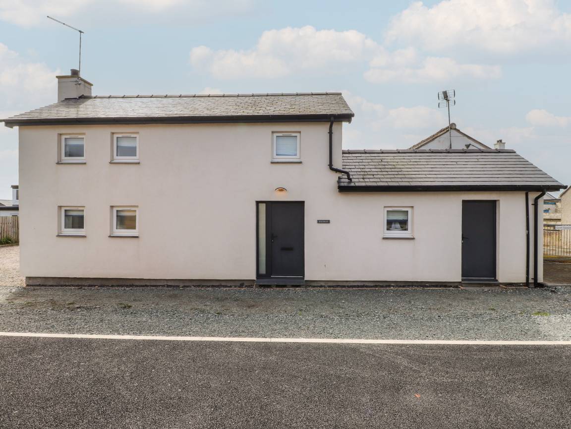 Cottage ∙ 3 Bedrooms ∙ 6 Guests - Rhosneigr