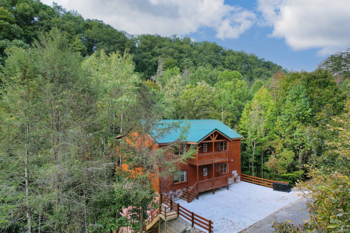 445 M² House ∙ 12 Bedrooms ∙ 28 Guests - Pigeon Forge, TN