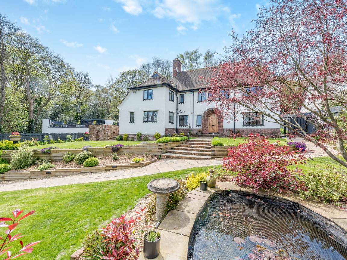 Cottage ∙ 6 Bedrooms ∙ 12 Guests - Wirral