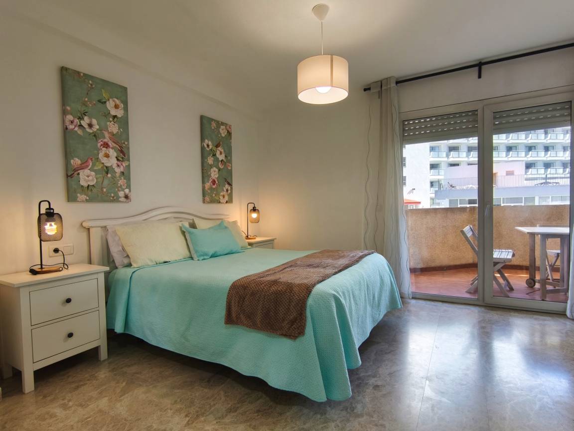 130 M² Apartment ∙ 3 Bedrooms ∙ 5 Guests - Torremolinos