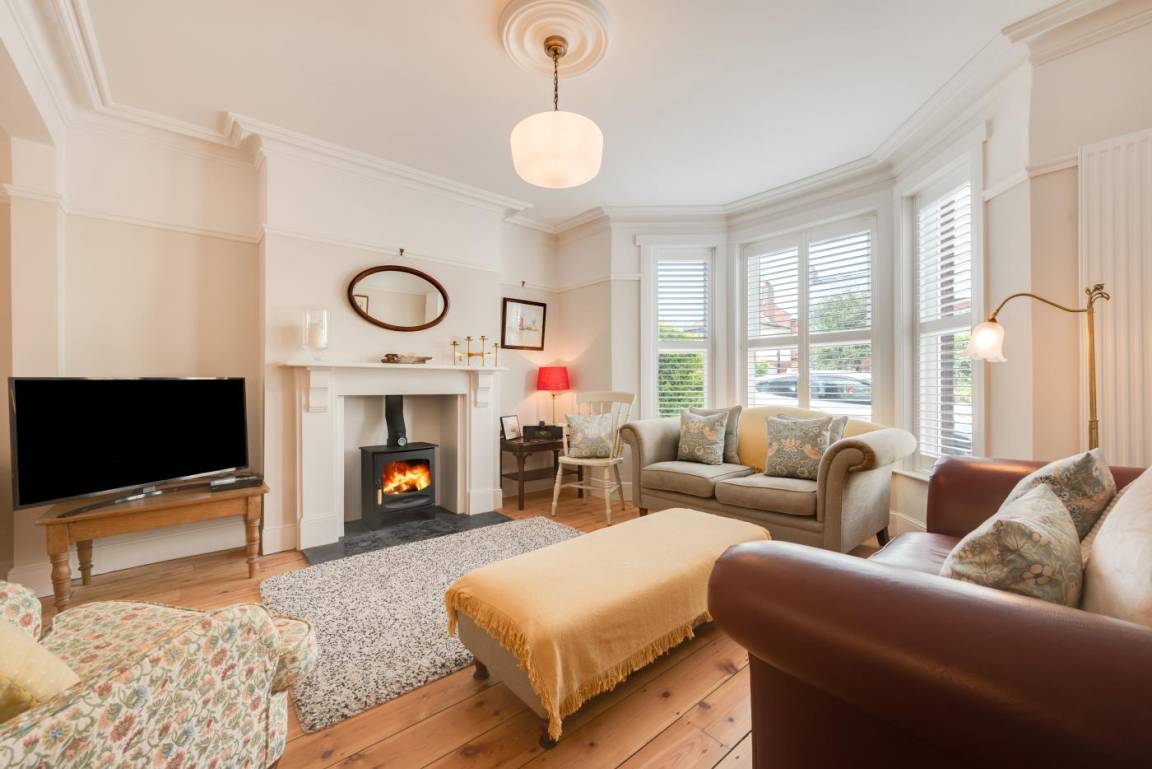 Cottage ∙ 4 Bedrooms ∙ 8 Guests - Southwold