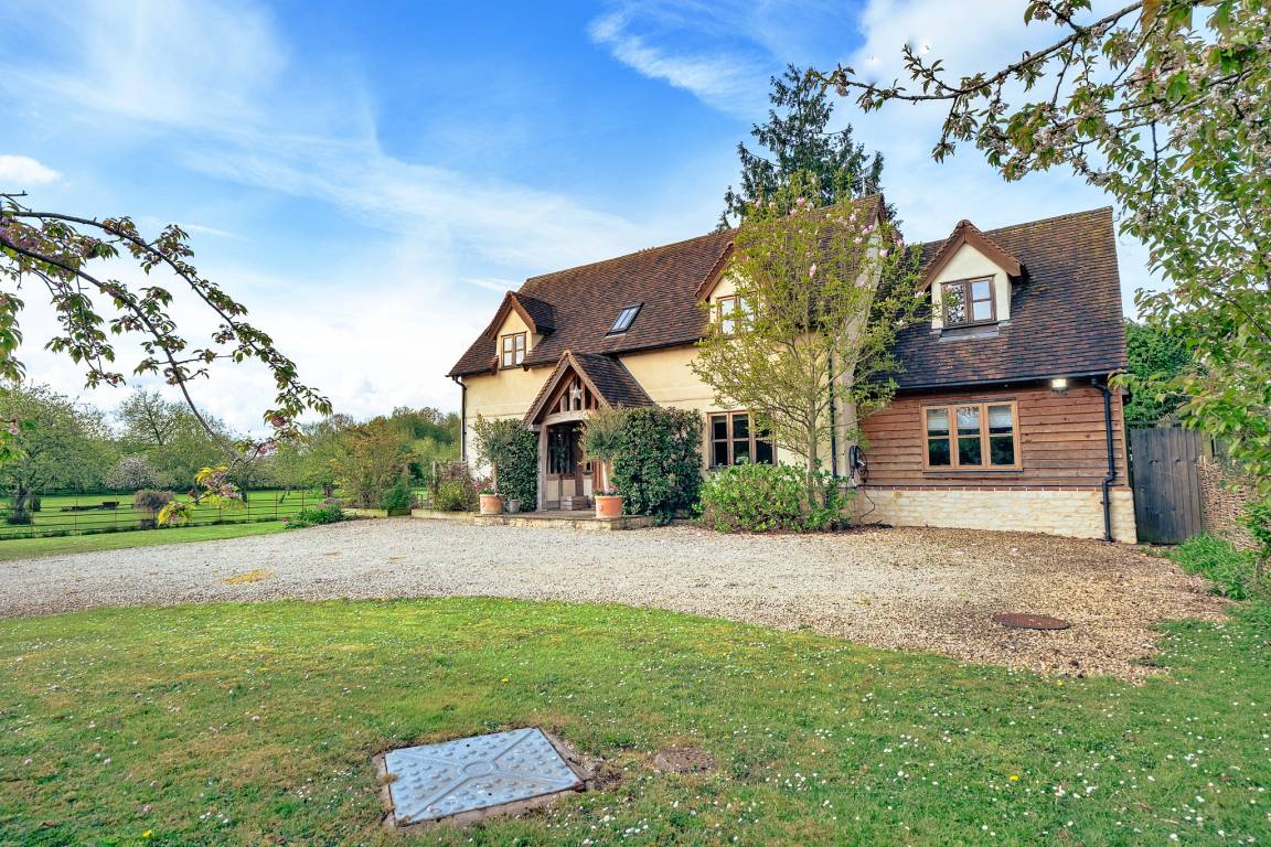 140 M² Cottage ∙ 3 Bedrooms ∙ 6 Guests - Tewkesbury