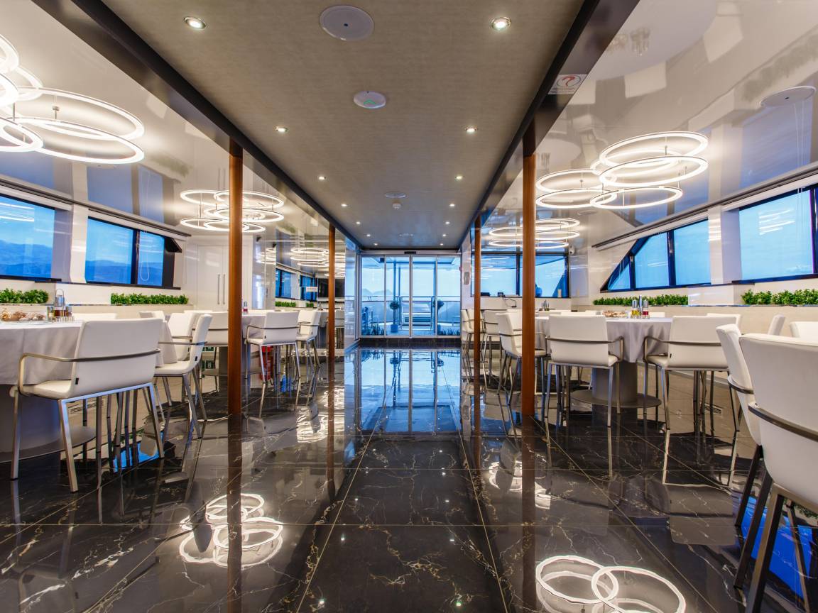 48 M² Houseboat ∙ 18 Bedrooms ∙ 36 Guests - Croatia