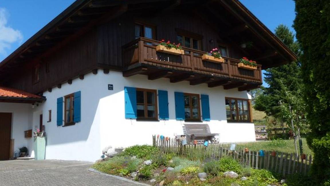84 M² Ferienwohnung ∙ 2 Schlafzimmer ∙ 4 Gäste - Bad Bayersoien