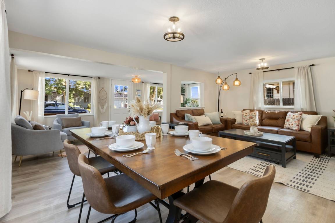 195 M² House ∙ 4 Bedrooms ∙ 8 Guests - Windsor Lake, Windsor