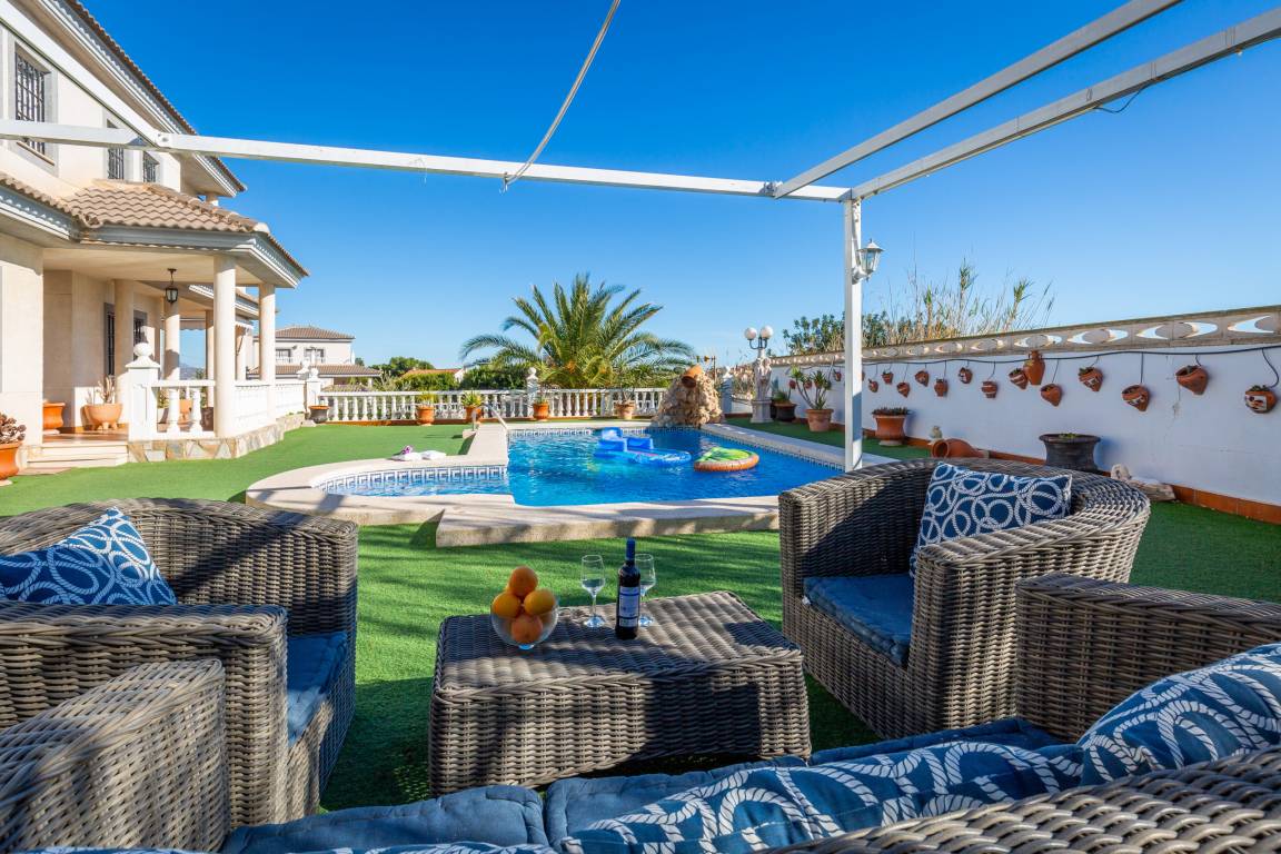 350 M² Villa ∙ 6 Bedrooms ∙ 12 Guests - Mutxamel