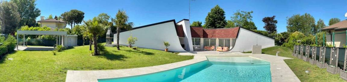 160 M² House ∙ 4 Bedrooms ∙ 8 Guests - Albarella