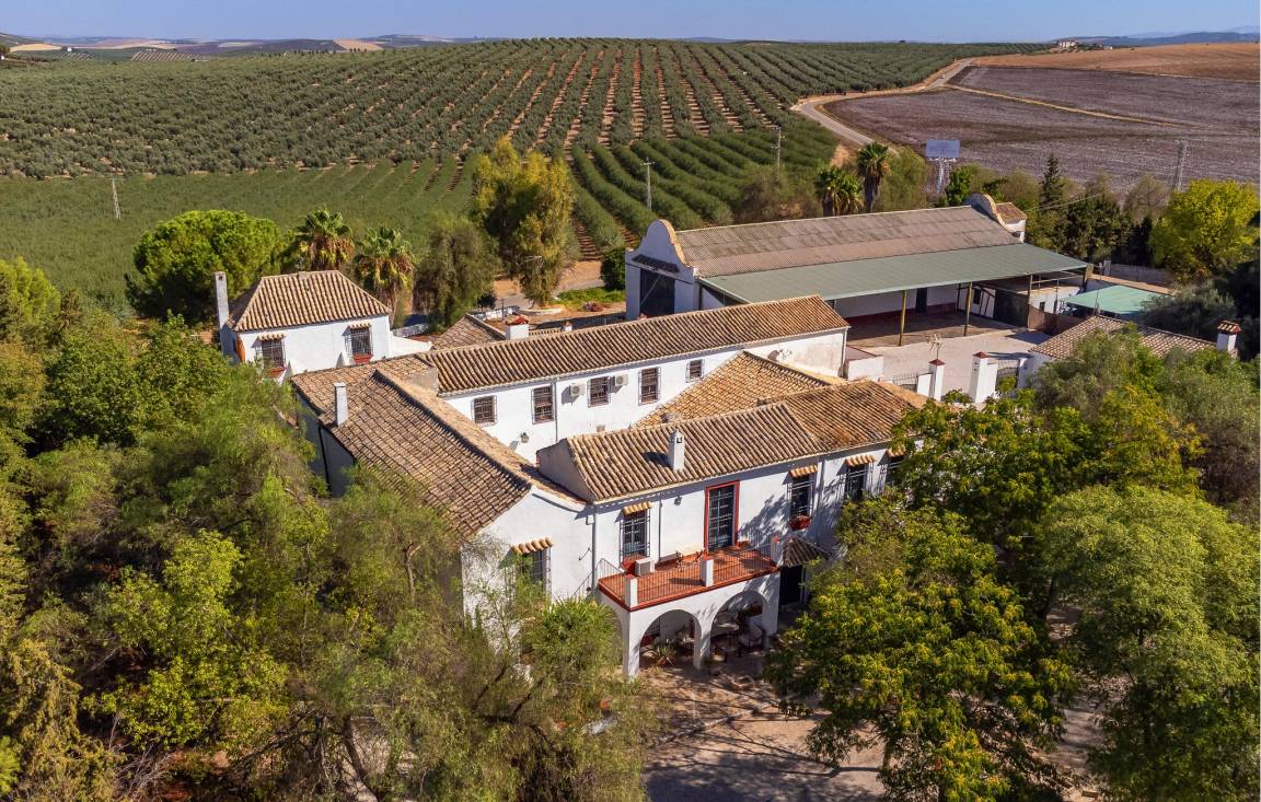 600 M² Casa ∙ 10 Habitaciones ∙ 20 Huéspedes - Herrera
