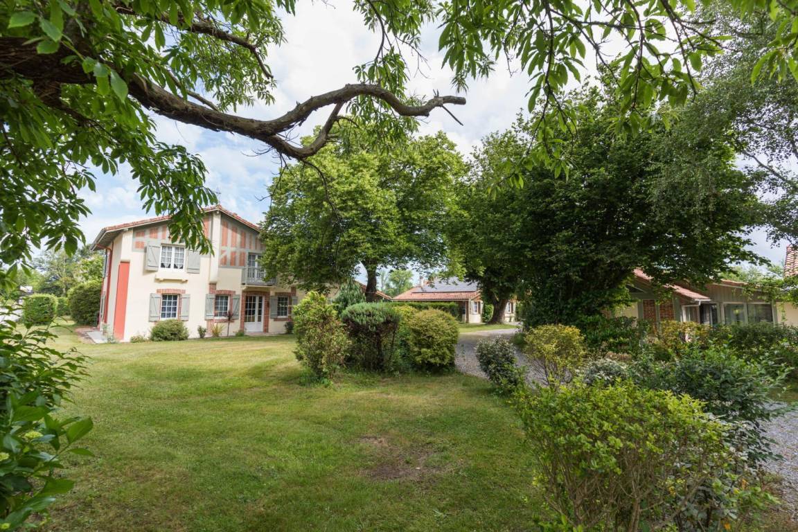 200 M² Gîte ∙ 6 Chambres ∙ 14 Personnes - Linxe