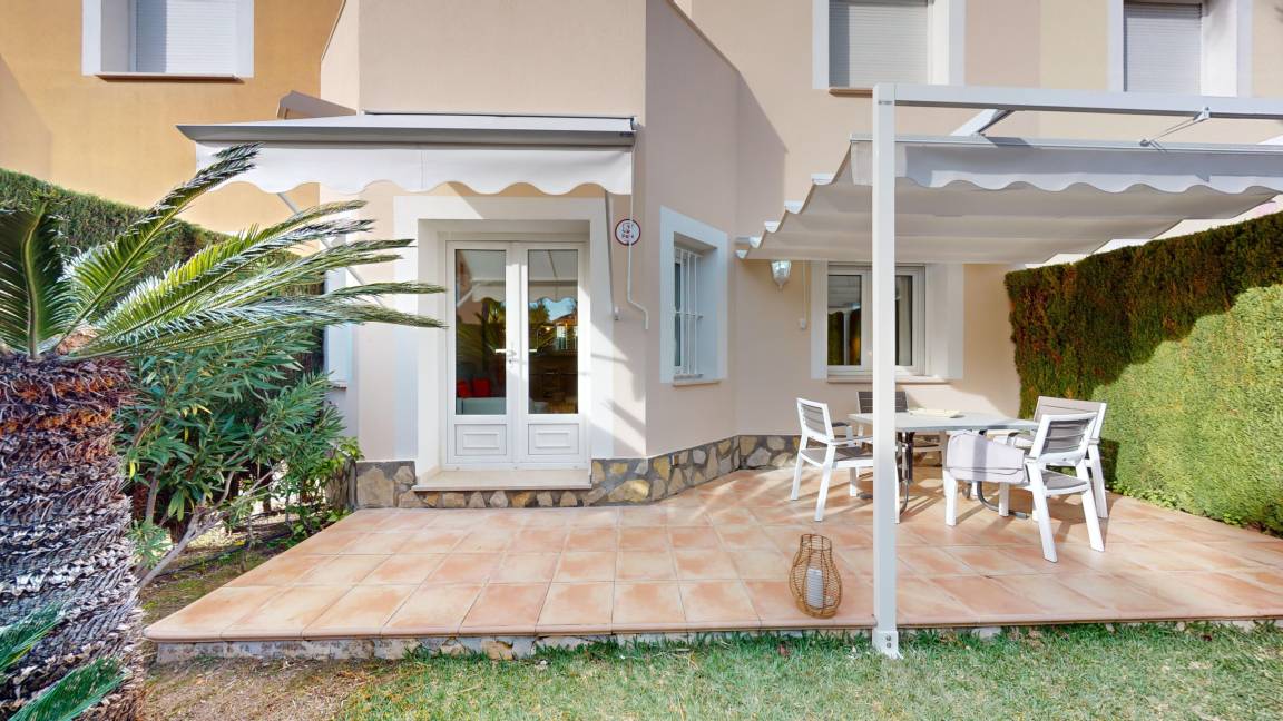 75 M² Bungalow ∙ 2 Habitaciones ∙ 4 Huéspedes - Gandia