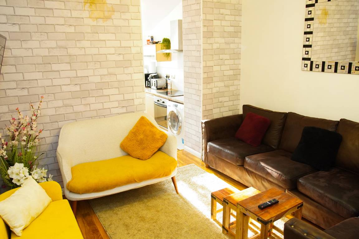 165 M² House ∙ 5 Bedrooms ∙ 13 Guests - Barry
