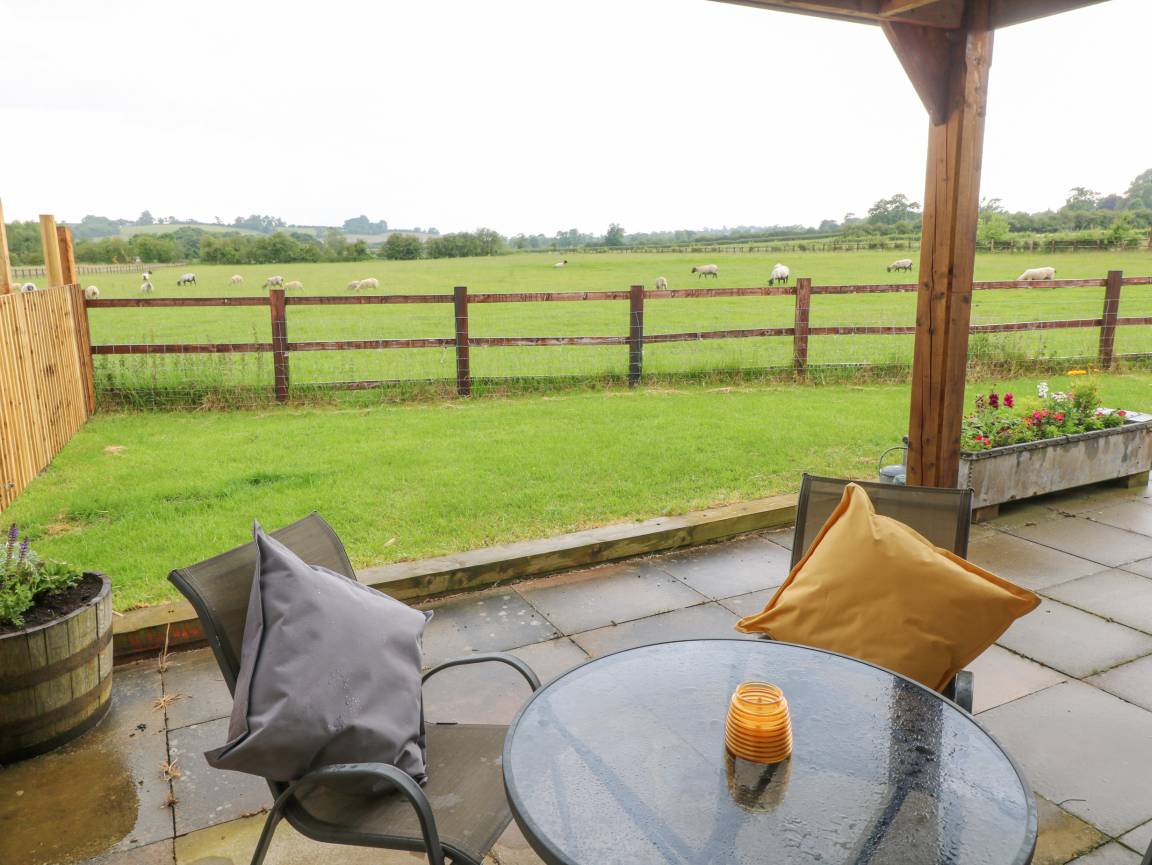 Cottage ∙ 1 Bedroom ∙ 4 Guests - Leicester