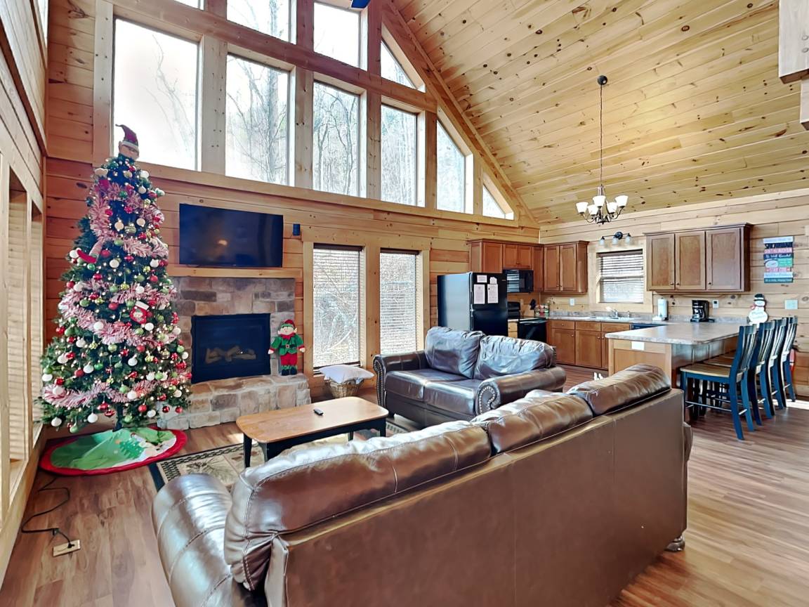 133 M² Cabin ∙ 2 Bedrooms ∙ 6 Guests - Gatlinburg, TN