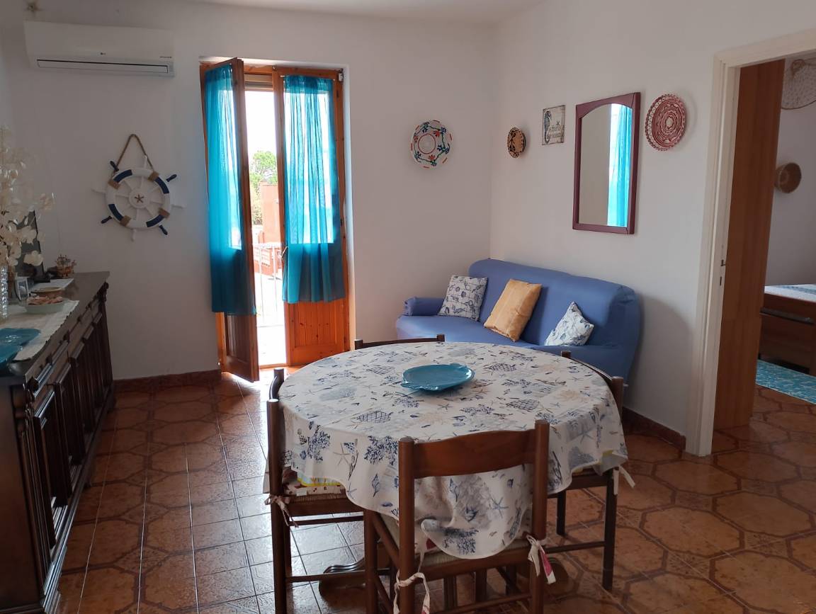 80 M² Ferienhaus ∙ 2 Schlafzimmer ∙ 6 Gäste - Castelsardo