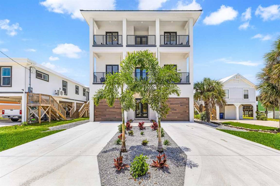 321 M² House ∙ 6 Bedrooms ∙ 16 Guests - Fort Myers Beach, FL
