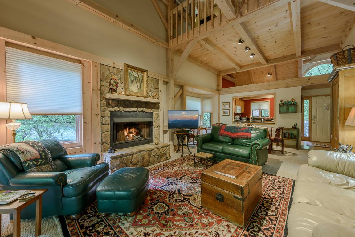 162 M² House ∙ 3 Bedrooms ∙ 8 Guests - Blowing Rock, NC