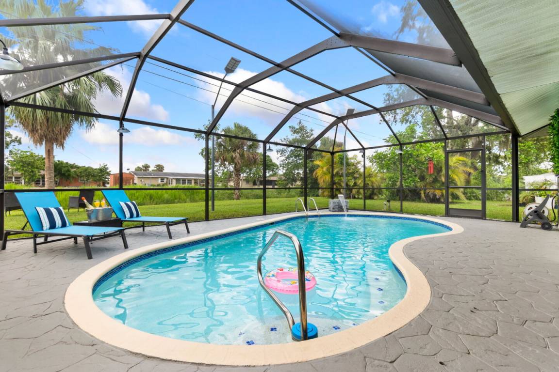 186 M² Casa ∙ 3 Habitaciones ∙ 8 Huéspedes - Lehigh Acres, FL