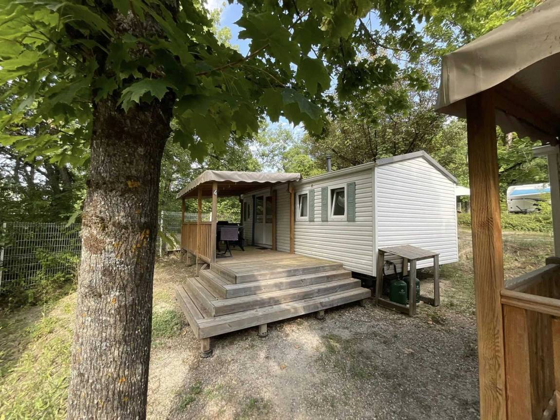 23 M² Camping ∙ 4 Personnes - Hautes-Alpes