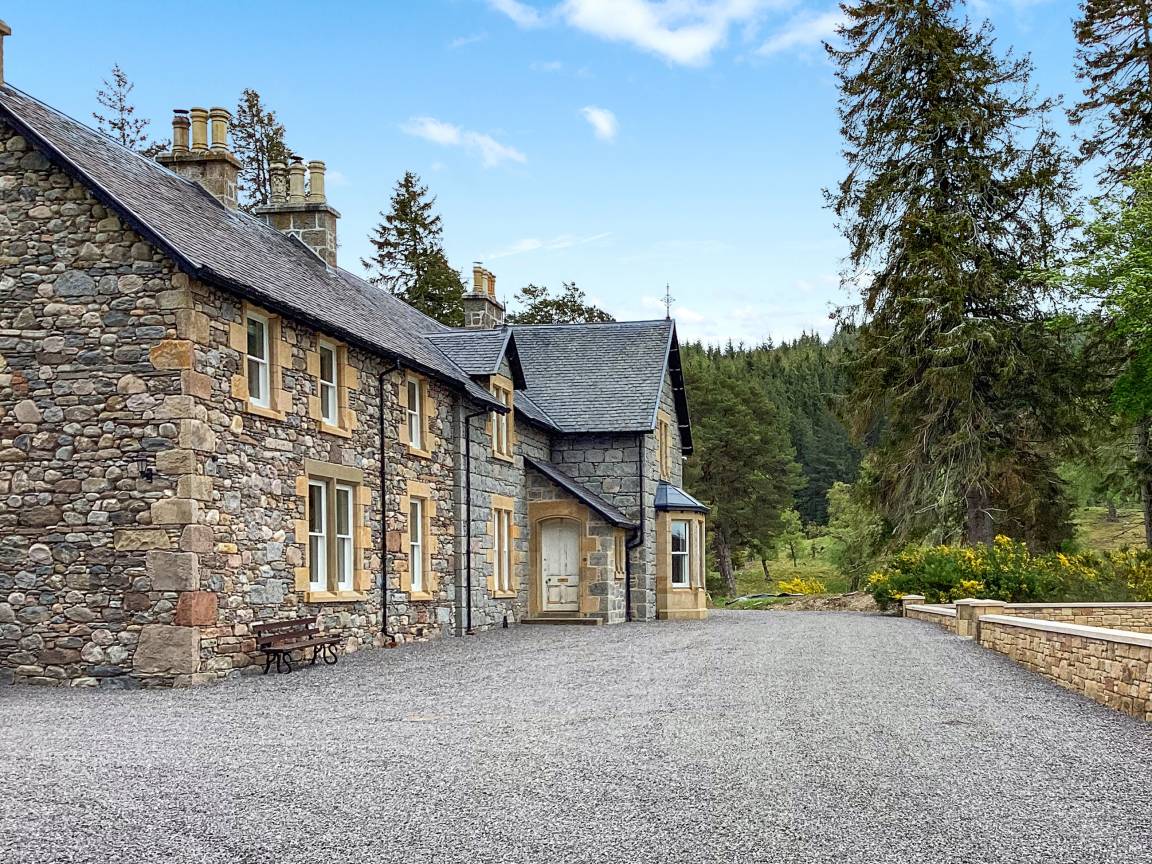 Cottage ∙ 3 Bedrooms ∙ 8 Guests - Loch Ness