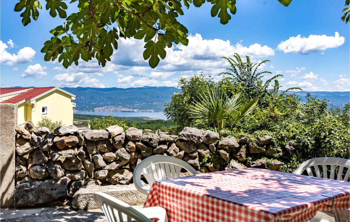 57 M² Ferienhaus ∙ 2 Schlafzimmer ∙ 5 Gäste - Crikvenica