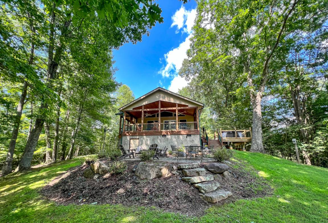 92 M² Ferienhaus ∙ 2 Schlafzimmer ∙ 6 Gäste - Lansing, NC