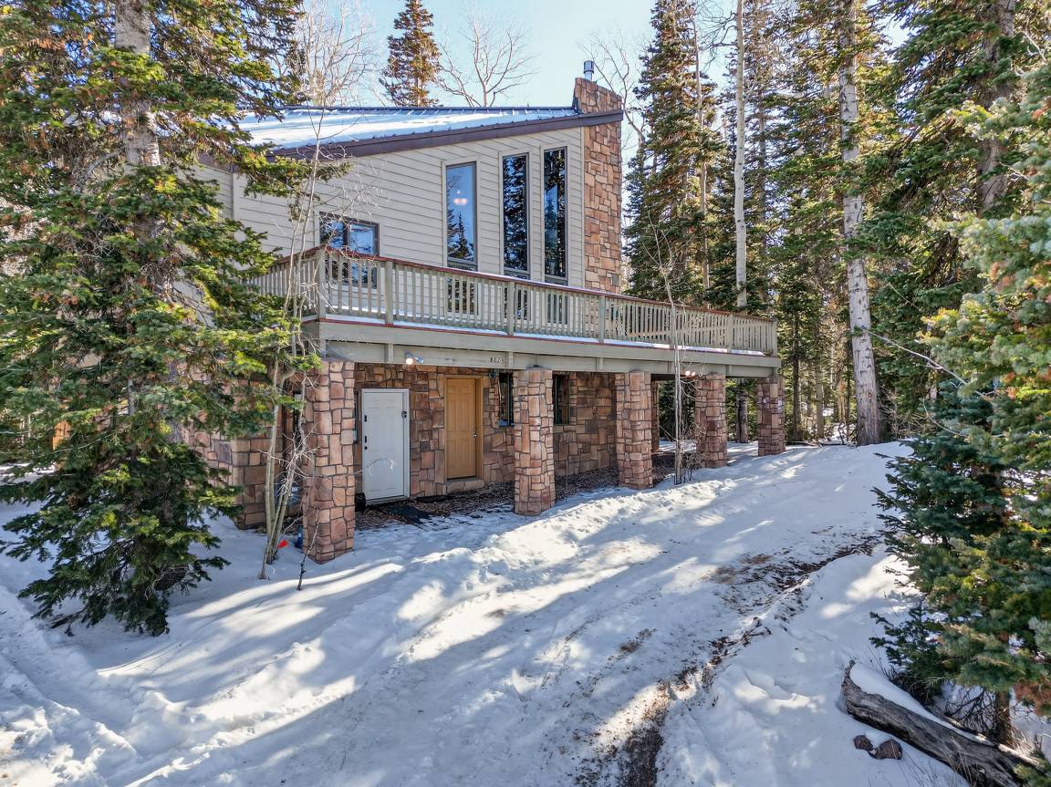 237 M² Cabin ∙ 3 Bedrooms ∙ 12 Guests - Brian Head, UT