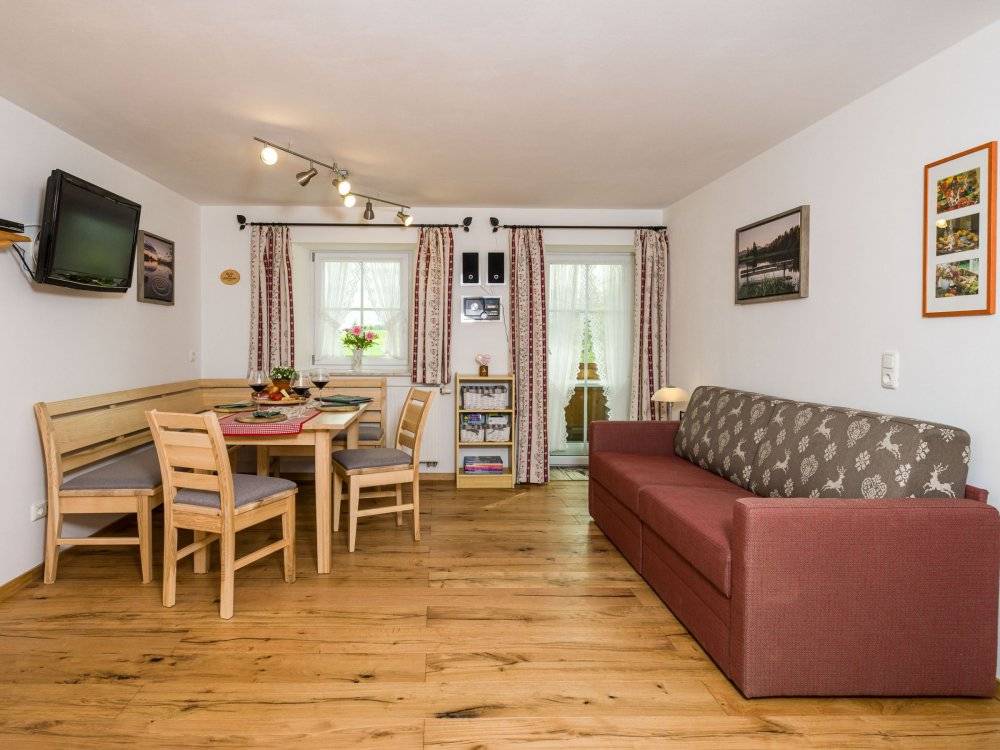 65 M² Ferienwohnung ∙ 2 Schlafzimmer ∙ 4 Gäste - Seeg
