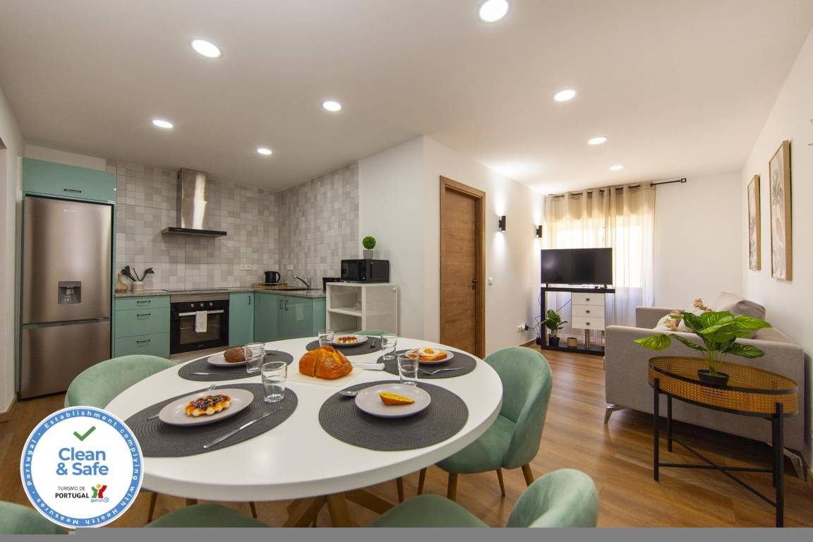 58 M² Appartement ∙ 2 Slaapkamers ∙ 4 Gasten - Lagos