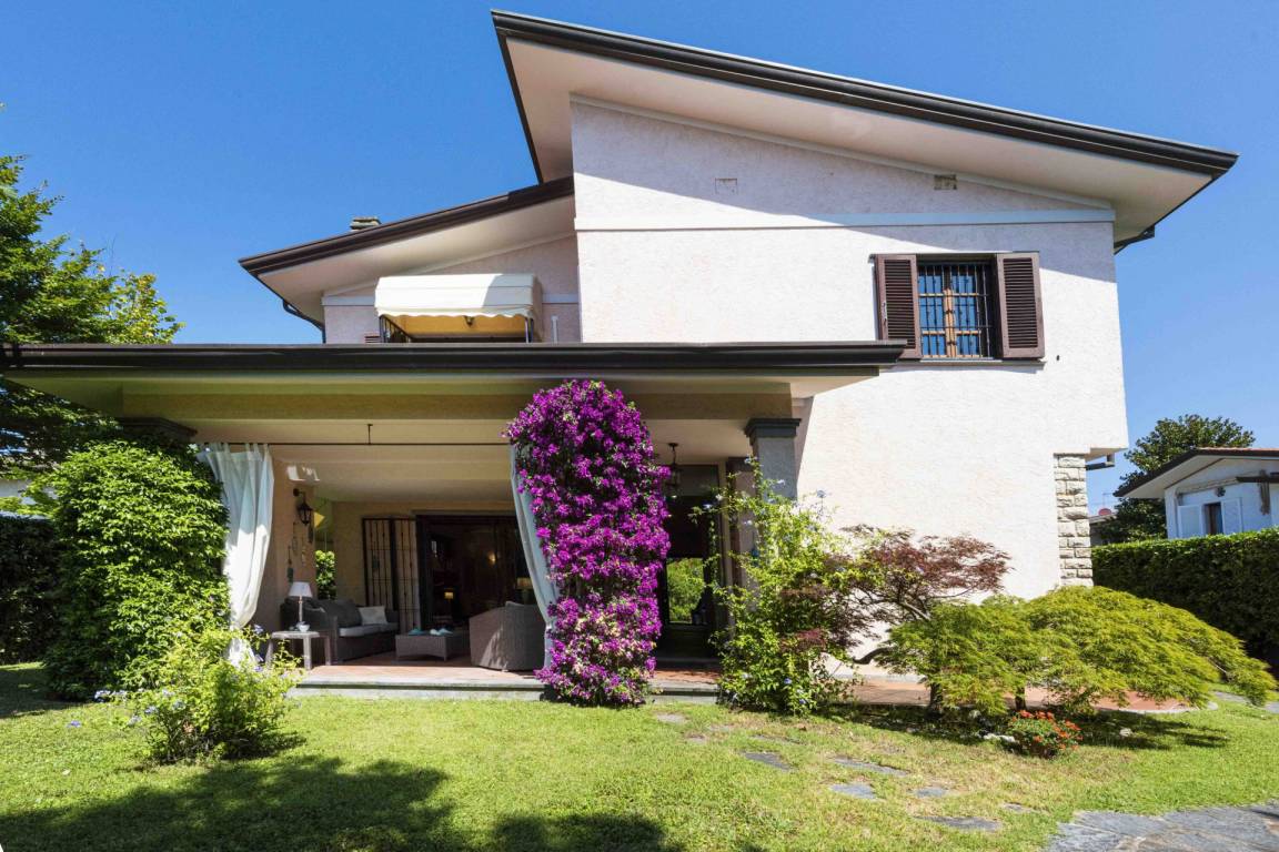 250 M² Villa ∙ 4 Chambres ∙ 8 Personnes - Forte dei Marmi