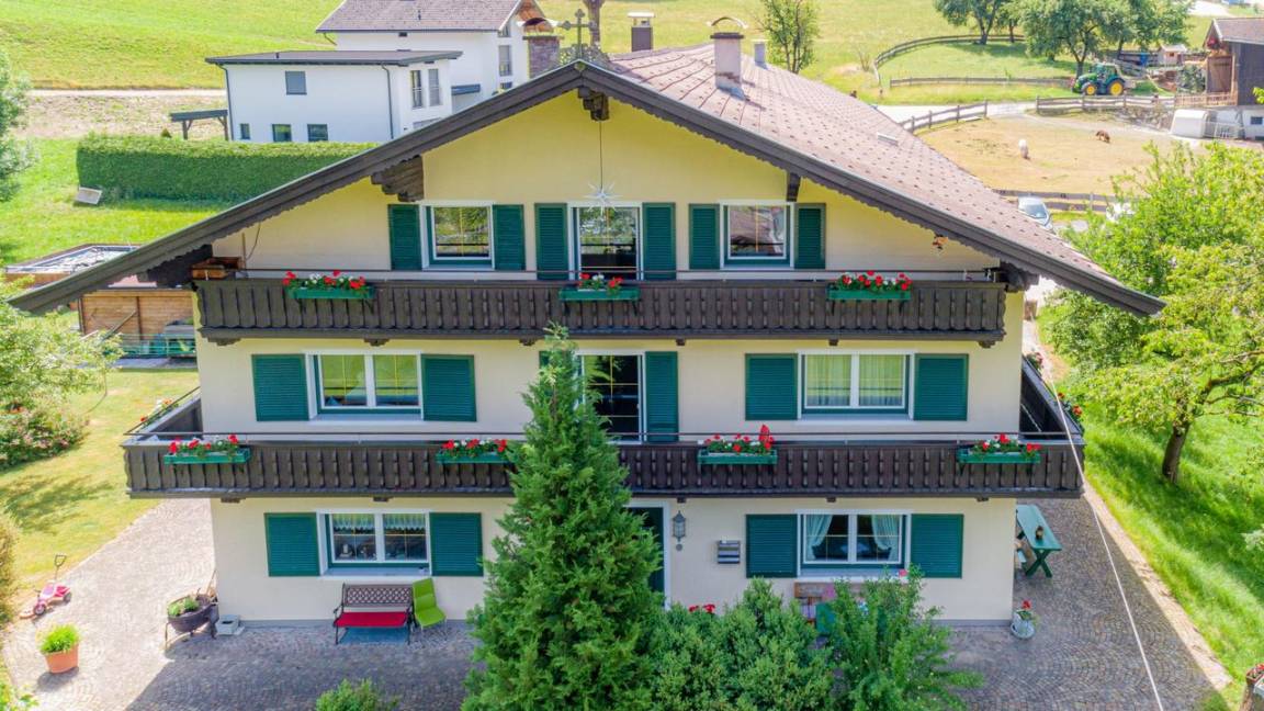 200 M² Apartment ∙ 8 Bedrooms ∙ 10 Guests - Kufstein