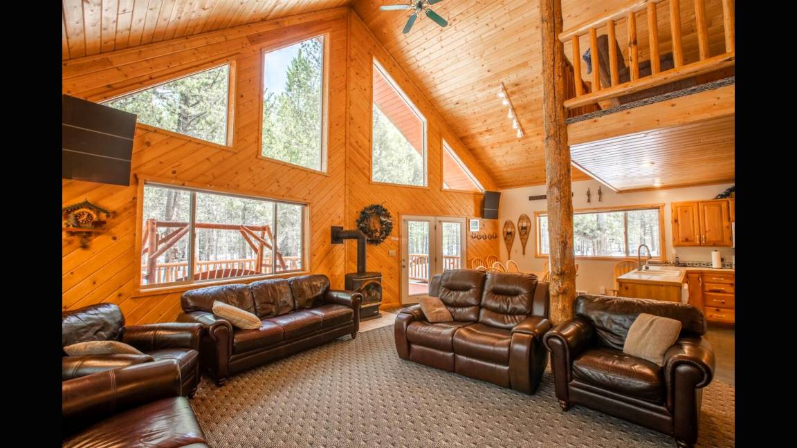 204 M² Cabin ∙ 3 Bedrooms ∙ 12 Guests - Island Park, ID
