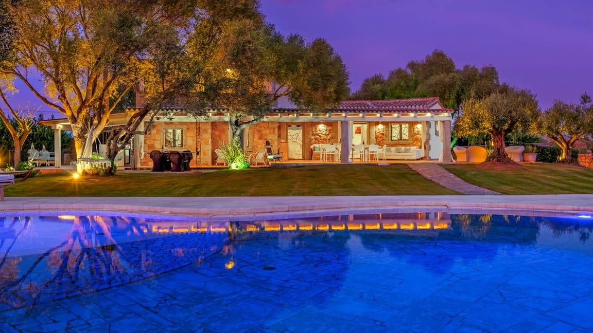 300 M² Villa ∙ 5 Slaapkamers ∙ 10 Gasten - Arzachena
