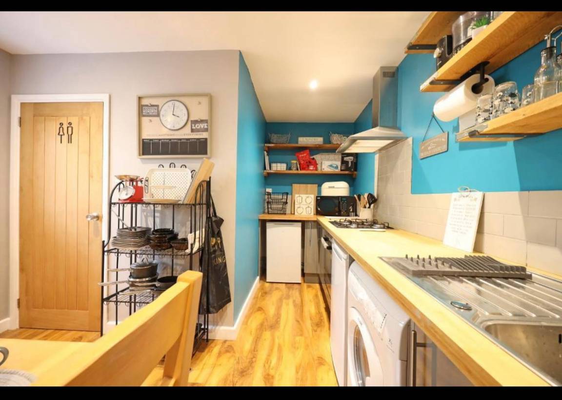 68 M² House ∙ 2 Bedrooms ∙ 4 Guests - Stafford, UK