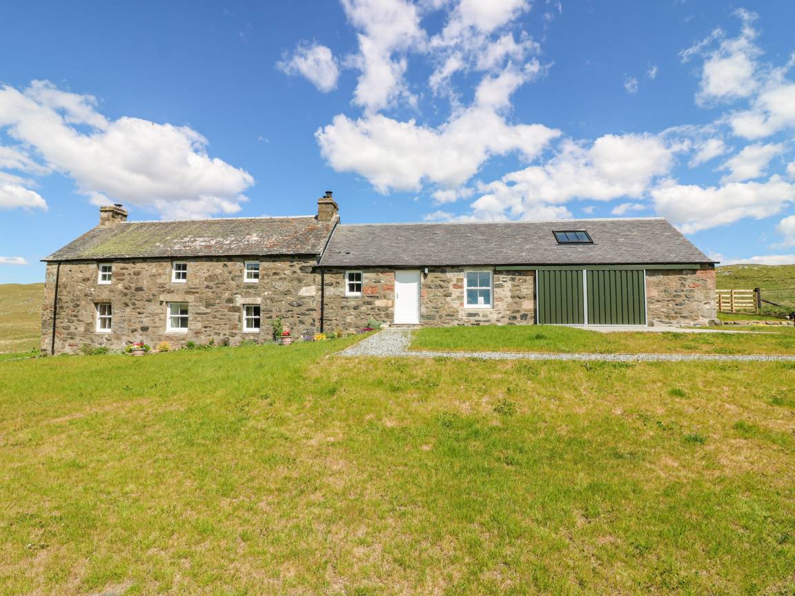 Cottage ∙ 4 Bedrooms ∙ 8 Guests - Loch Broom