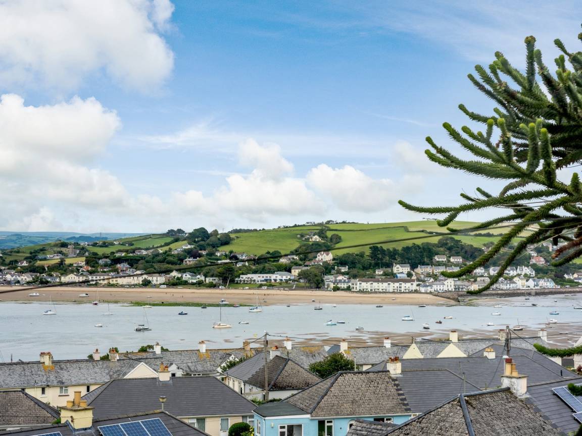 Cottage ∙ 3 Bedrooms ∙ 6 Guests - Appledore