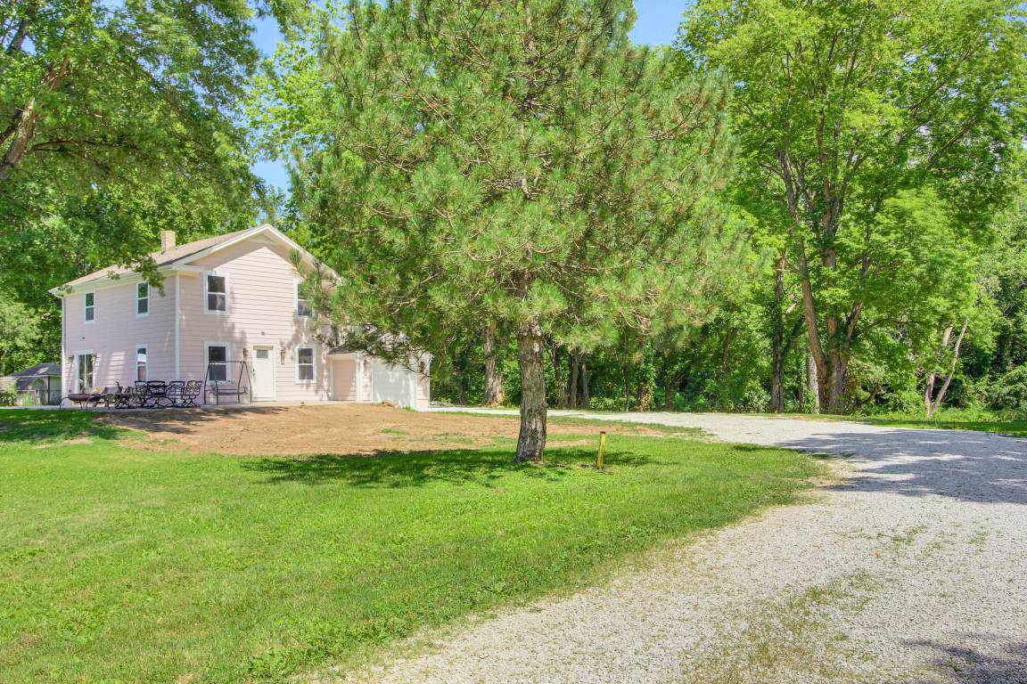 162 M² House ∙ 3 Bedrooms ∙ 10 Guests - Kearney, MO