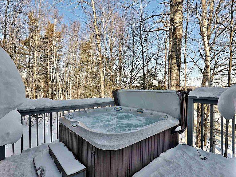 Condo ∙ 3 Bedrooms ∙ 6 Guests - Ludlow, VT