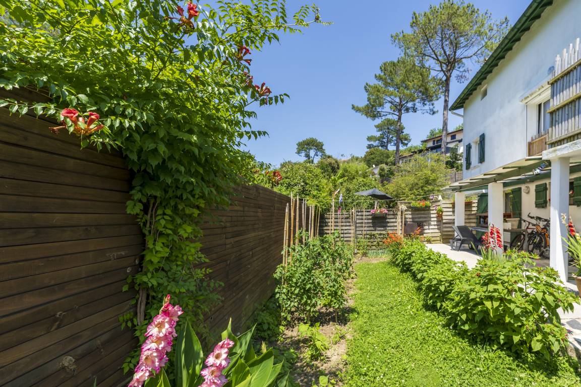 110 M² Maison De Vacances ∙ 4 Chambres ∙ 8 Personnes - Espelette