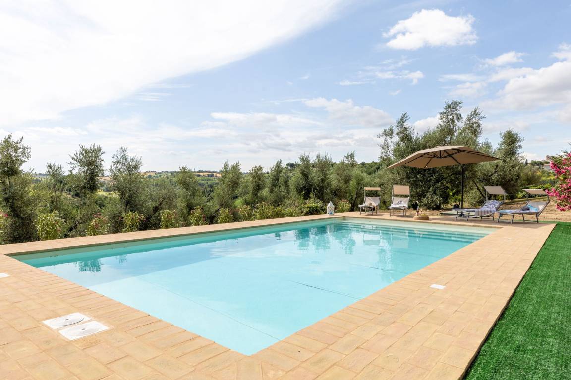 300 M² Villa ∙ 5 Bedrooms ∙ 12 Guests - Macerata
