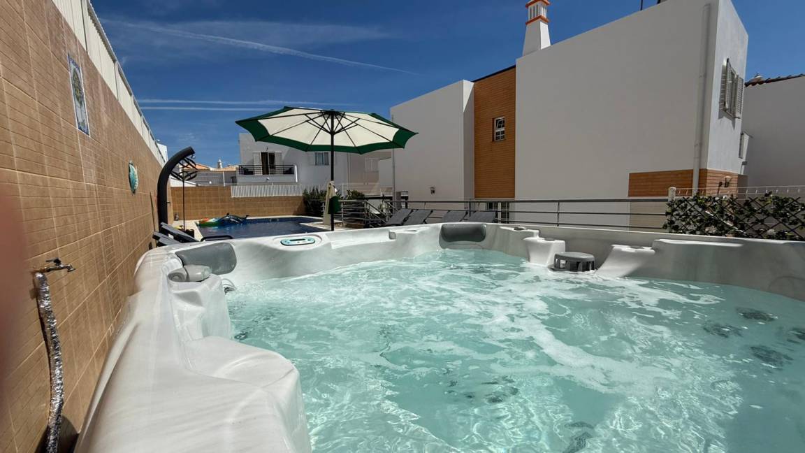 83 M² Villa ∙ 4 Bedrooms ∙ 8 Guests - Algarve